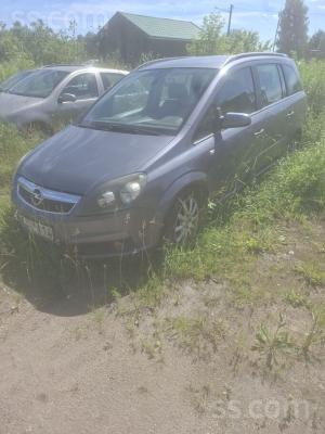 Pelēks Opel Zafira 2006 Ogre, ar dzinēja tilpumu 1.90 L un nobraukumu 285 tūkst. km par 800 €, foto  vietnē AUTOMOTO.COM.LV