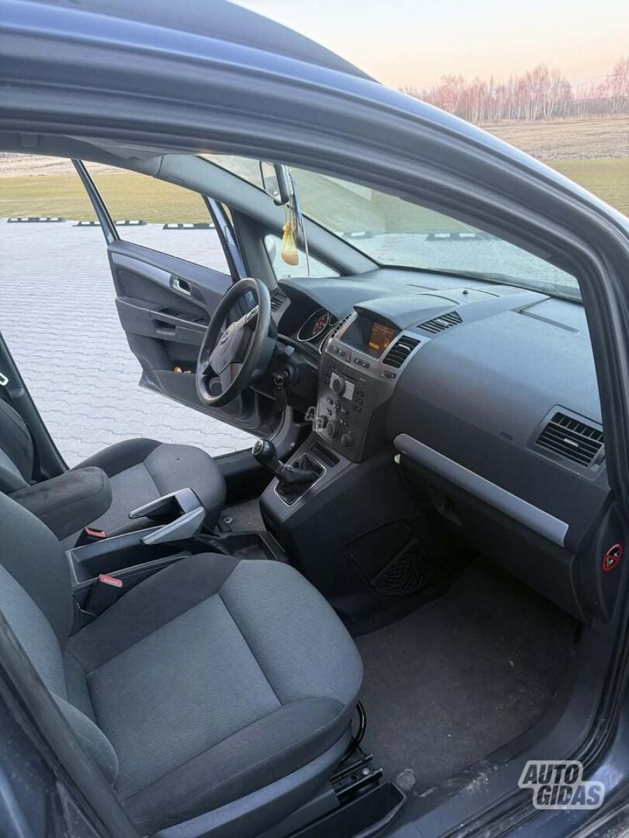 Pelēks Opel Zafira 2006 Šauļi, ar dzinēja tilpumu 1.90 L un nobraukumu 300 tūkst. km par 1200 €, foto 7 vietnē AUTOMOTO.COM.LV