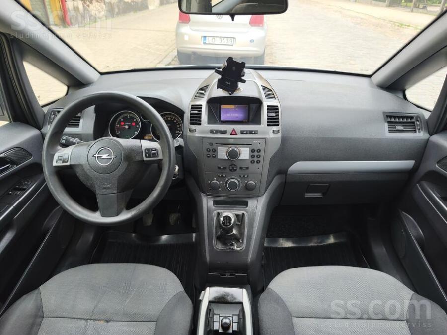Pelēks Opel Zafira 2006 Jelgava, ar dzinēja tilpumu 1.90 L un nobraukumu 0 tūkst. km par 1590 €, foto 13 vietnē AUTOMOTO.COM.LV