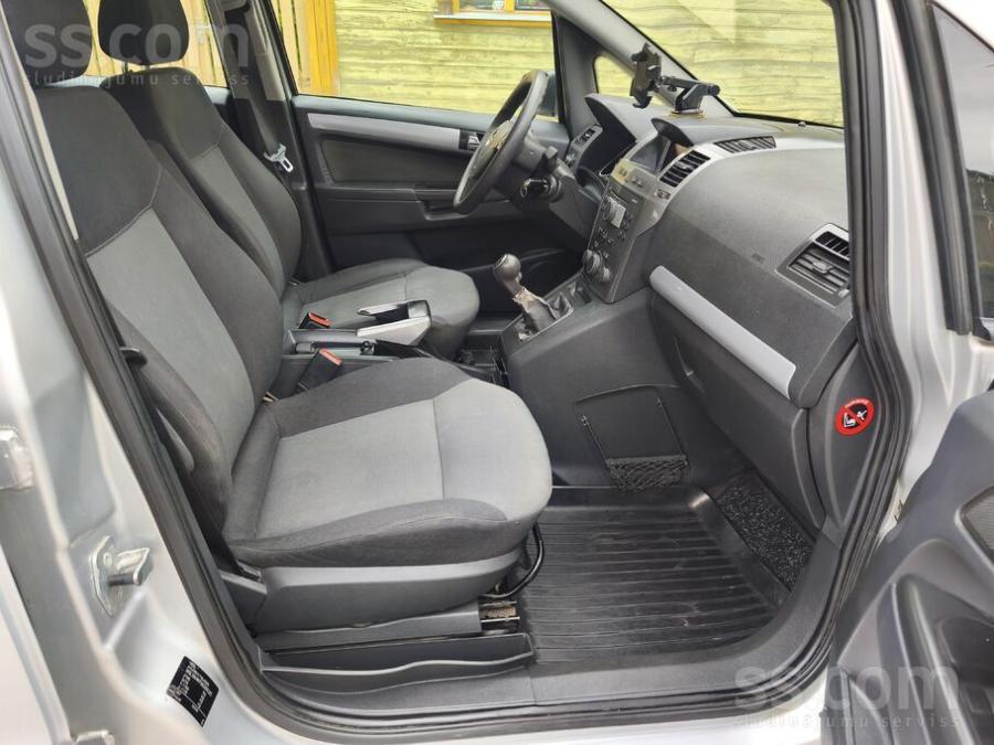 Pelēks Opel Zafira 2006 Jelgava, ar dzinēja tilpumu 1.90 L un nobraukumu 0 tūkst. km par 1590 €, foto 15 vietnē AUTOMOTO.COM.LV