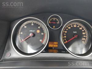 Pelēks Opel Zafira 2006 Jelgava, ar dzinēja tilpumu 1.90 L un nobraukumu 0 tūkst. km par 1590 €, foto 18 vietnē AUTOMOTO.COM.LV