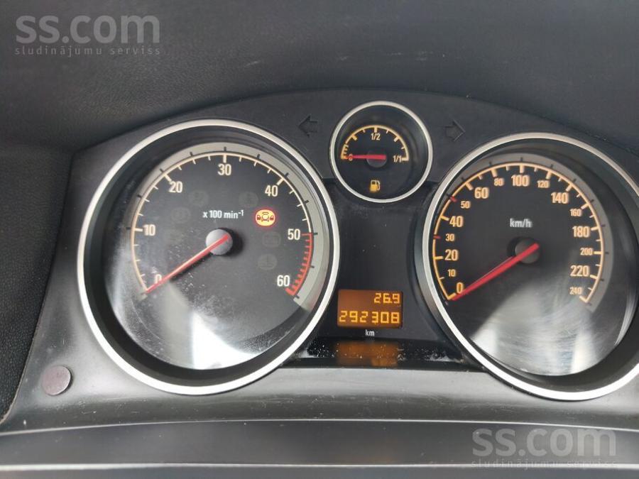 Pelēks Opel Zafira 2006 Jelgava, ar dzinēja tilpumu 1.90 L un nobraukumu 0 tūkst. km par 1590 €, foto 18 vietnē AUTOMOTO.COM.LV