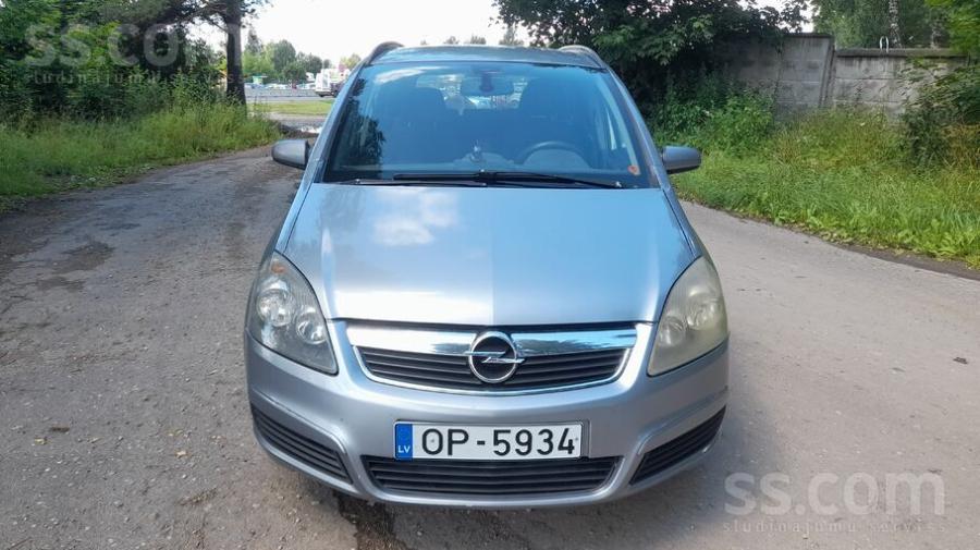 Grey Opel Zafira 2006 in Riga, with an engine capacity of 1.90 L and mileage of 304 thousand km for 700 €, photo 1 on AUTOMOTO.COM.LV