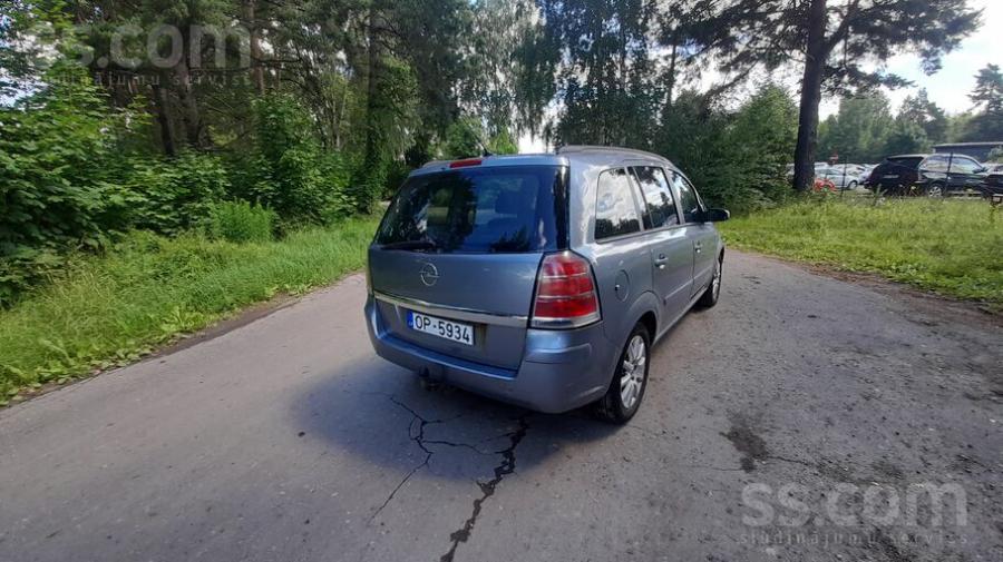 Grey Opel Zafira 2006 in Riga, with an engine capacity of 1.90 L and mileage of 304 thousand km for 700 €, photo 6 on AUTOMOTO.COM.LV