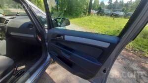 Grey Opel Zafira 2006 in Riga, with an engine capacity of 1.90 L and mileage of 304 thousand km for 700 €, photo 16 on AUTOMOTO.COM.LV