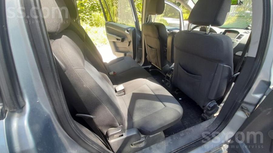 Grey Opel Zafira 2006 in Riga, with an engine capacity of 1.90 L and mileage of 304 thousand km for 700 €, photo 17 on AUTOMOTO.COM.LV
