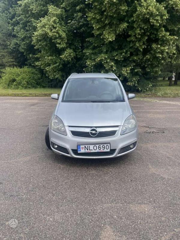 Pelēks Opel Zafira 2006 Tauragė, ar dzinēja tilpumu 1.91 L un nobraukumu 322 tūkst. km par 1245 €, foto 3 vietnē AUTOMOTO.COM.LV