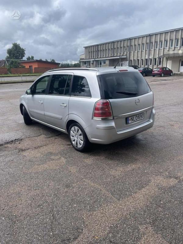 Pelēks Opel Zafira 2006 Tauragė, ar dzinēja tilpumu 1.91 L un nobraukumu 322 tūkst. km par 1245 €, foto 7 vietnē AUTOMOTO.COM.LV