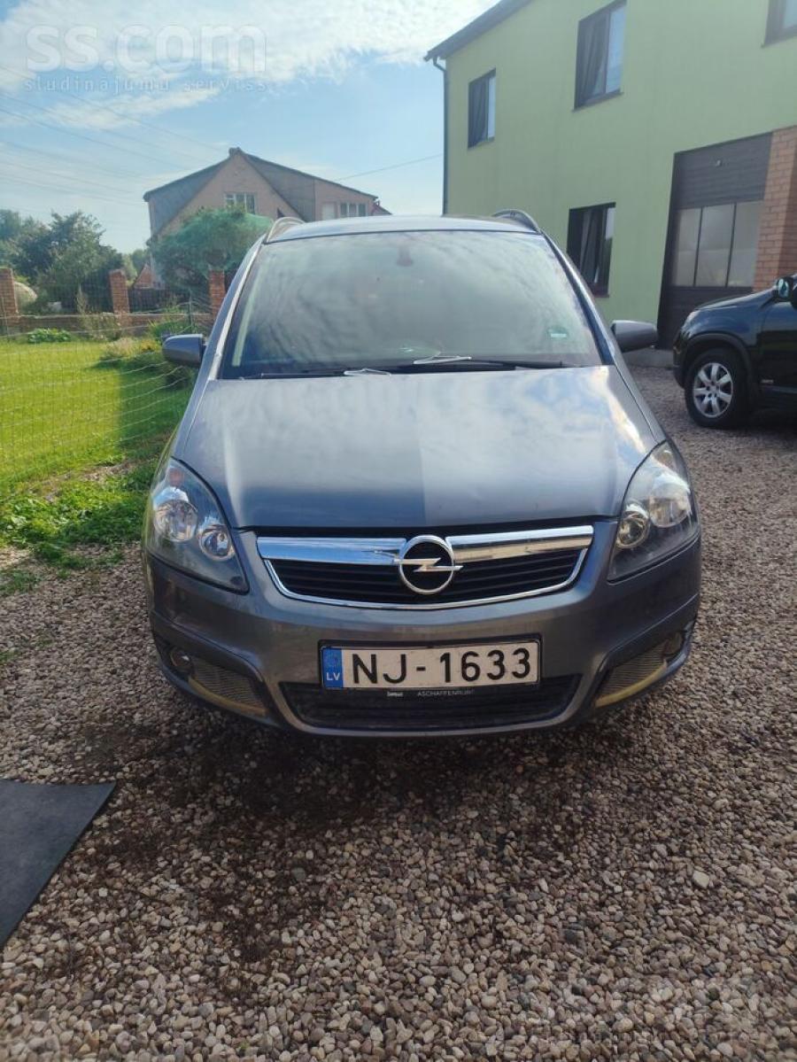 Pelēks Opel Zafira 2006 Daugavpils, ar dzinēja tilpumu 1.90 L un nobraukumu 278 tūkst. km par 2500 €, foto 3 vietnē AUTOMOTO.COM.LV