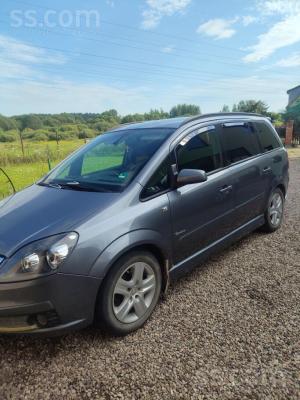 Pelēks Opel Zafira 2006 Daugavpils, ar dzinēja tilpumu 1.90 L un nobraukumu 278 tūkst. km par 2500 €, foto 6 vietnē AUTOMOTO.COM.LV