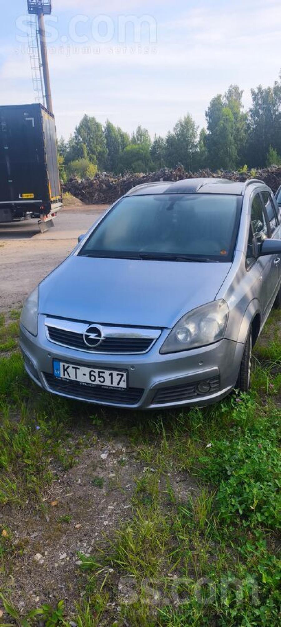 Pelēks Opel Zafira 2006 Rīga, ar dzinēja tilpumu 1.90 L un nobraukumu 350 tūkst. km par 600 €, foto 1 vietnē AUTOMOTO.COM.LV