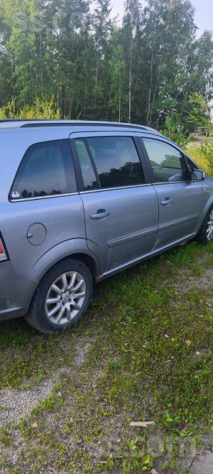Pelēks Opel Zafira 2006 Rīga, ar dzinēja tilpumu 1.90 L un nobraukumu 350 tūkst. km par 600 €, foto 3 vietnē AUTOMOTO.COM.LV