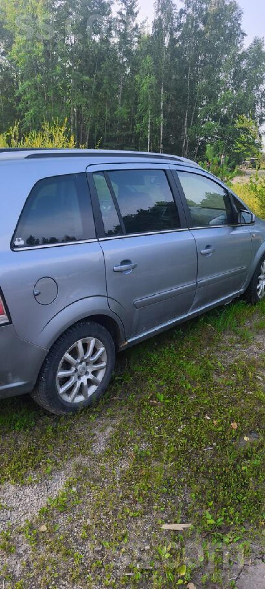 Pelēks Opel Zafira 2006 Rīga, ar dzinēja tilpumu 1.90 L un nobraukumu 350 tūkst. km par 600 €, foto 3 vietnē AUTOMOTO.COM.LV