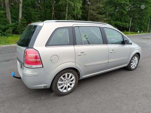Grey Opel Zafira 2006 in Kaunas, with an engine capacity of 1.60 L and mileage of 220 thousand km for 2850 €, photo 3 on AUTOMOTO.COM.LV