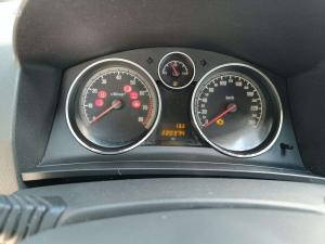 Grey Opel Zafira 2006 in Kaunas, with an engine capacity of 1.60 L and mileage of 220 thousand km for 2850 €, photo 10 on AUTOMOTO.COM.LV