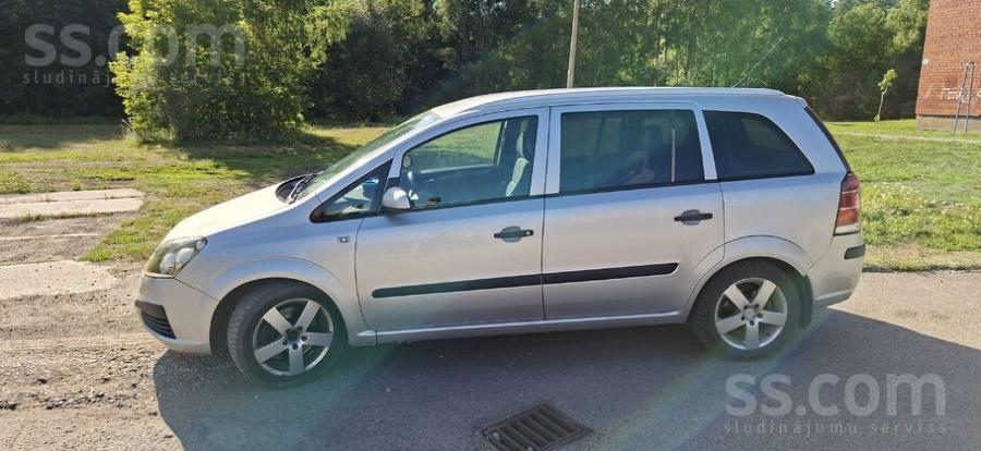 Grey Opel Zafira 2006 in Daugavpils, with an engine capacity of 1.90 L and mileage of 355 thousand km for 1450 €, photo 4 on AUTOMOTO.COM.LV