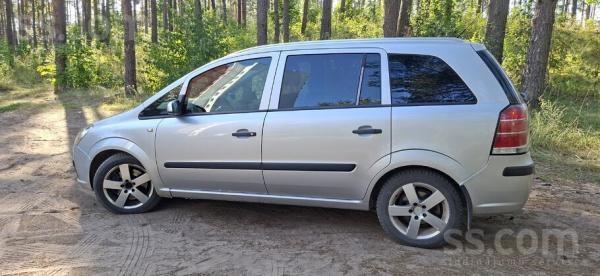 Grey Opel Zafira 2006 in Daugavpils, with an engine capacity of 1.90 L and mileage of 355 thousand km for 1450 €, photo 10 on AUTOMOTO.COM.LV