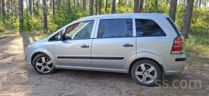 Grey Opel Zafira 2006 in Daugavpils, with an engine capacity of 1.90 L and mileage of 355 thousand km for 1450 €, photo 11 on AUTOMOTO.COM.LV