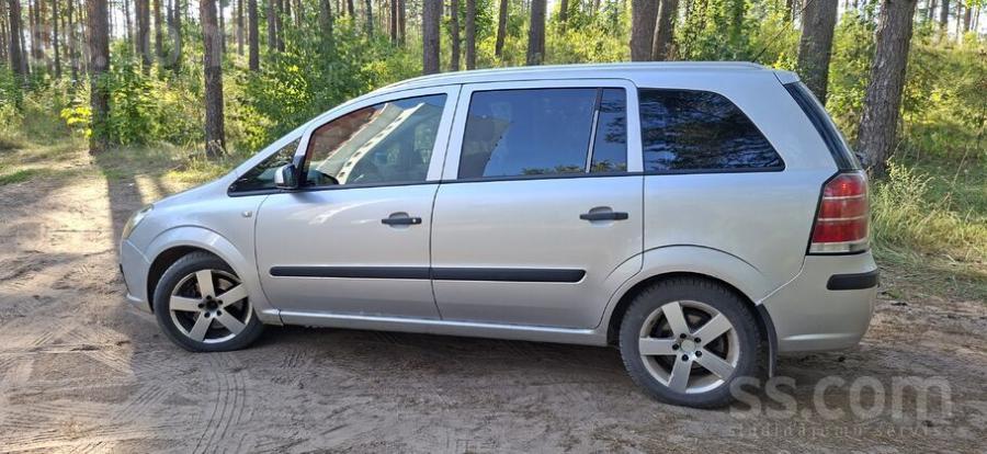 Grey Opel Zafira 2006 in Daugavpils, with an engine capacity of 1.90 L and mileage of 355 thousand km for 1450 €, photo 11 on AUTOMOTO.COM.LV