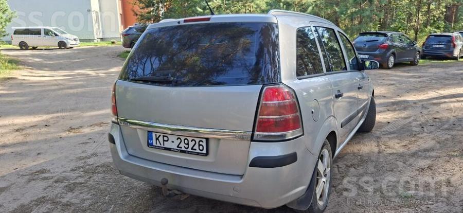Grey Opel Zafira 2006 in Daugavpils, with an engine capacity of 1.90 L and mileage of 355 thousand km for 1450 €, photo 12 on AUTOMOTO.COM.LV
