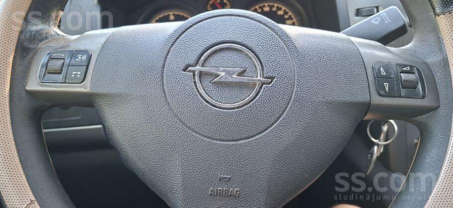 Grey Opel Zafira 2006 in Daugavpils, with an engine capacity of 1.90 L and mileage of 355 thousand km for 1450 €, photo 16 on AUTOMOTO.COM.LV