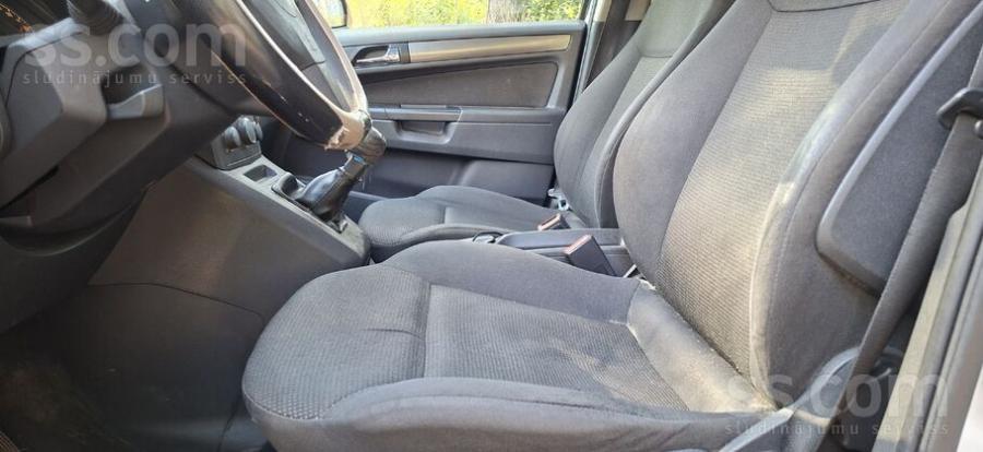 Grey Opel Zafira 2006 in Daugavpils, with an engine capacity of 1.90 L and mileage of 355 thousand km for 1450 €, photo 21 on AUTOMOTO.COM.LV