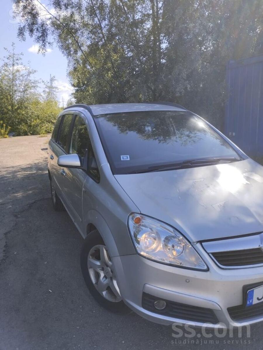 Grey Opel Zafira 2006 in Riga, with an engine capacity of 1.90 L and mileage of 266 thousand km for 550 €, photo 4 on AUTOMOTO.COM.LV