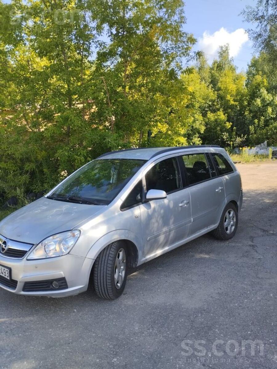 Grey Opel Zafira 2006 in Riga, with an engine capacity of 1.90 L and mileage of 266 thousand km for 550 €, photo 5 on AUTOMOTO.COM.LV