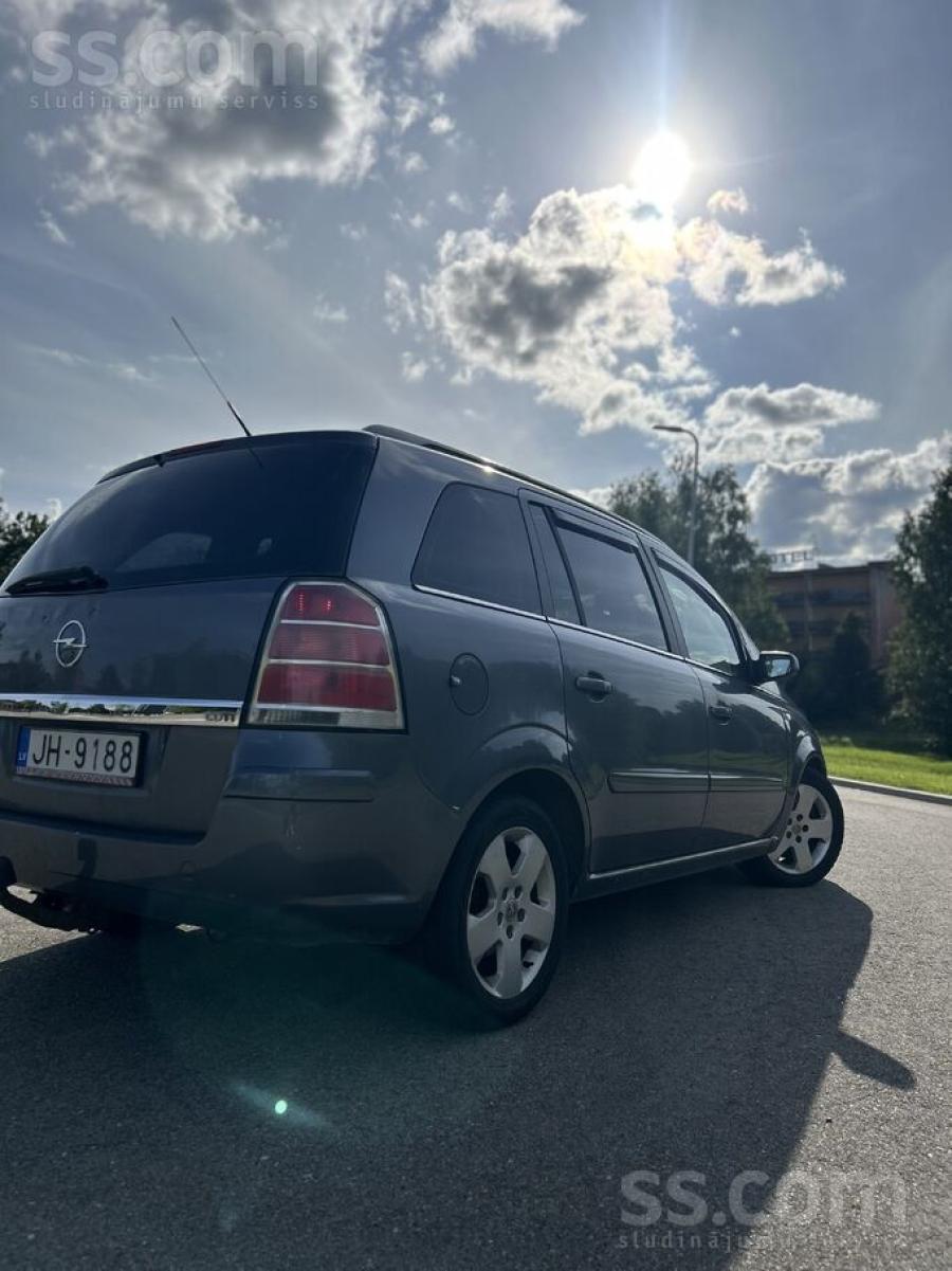 Pelēks Opel Zafira 2006 Cēsis, ar dzinēja tilpumu 1.90 L un nobraukumu 374 tūkst. km par 1150 €, foto 4 vietnē AUTOMOTO.COM.LV