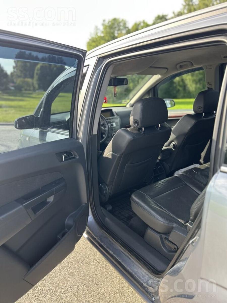 Pelēks Opel Zafira 2006 Cēsis, ar dzinēja tilpumu 1.90 L un nobraukumu 374 tūkst. km par 1150 €, foto 7 vietnē AUTOMOTO.COM.LV