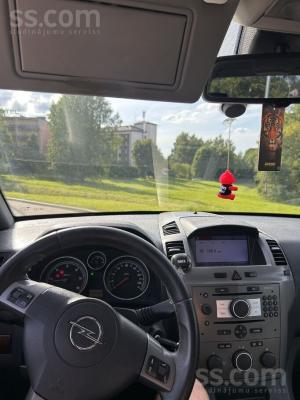 Pelēks Opel Zafira 2006 Cēsis, ar dzinēja tilpumu 1.90 L un nobraukumu 374 tūkst. km par 1150 €, foto 9 vietnē AUTOMOTO.COM.LV