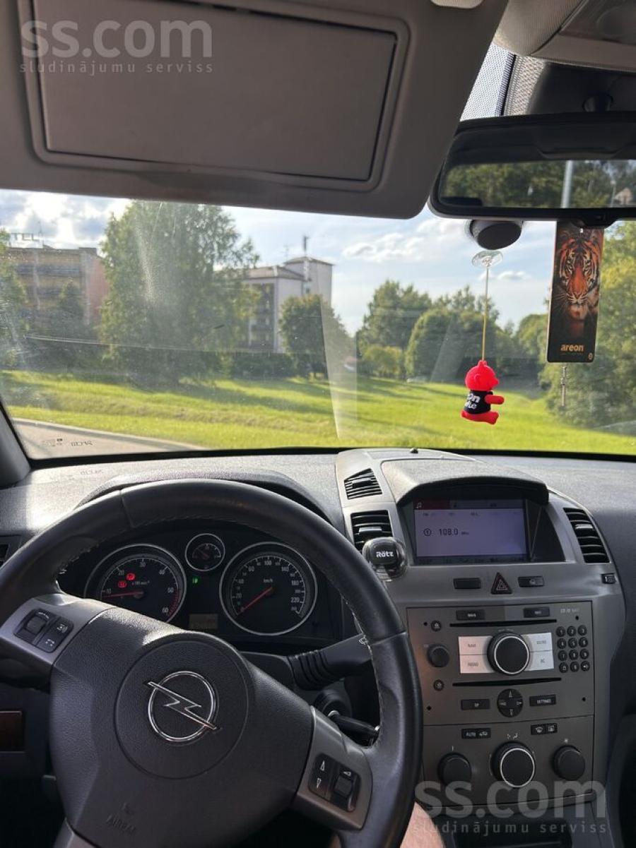 Pelēks Opel Zafira 2006 Cēsis, ar dzinēja tilpumu 1.90 L un nobraukumu 374 tūkst. km par 1150 €, foto 9 vietnē AUTOMOTO.COM.LV