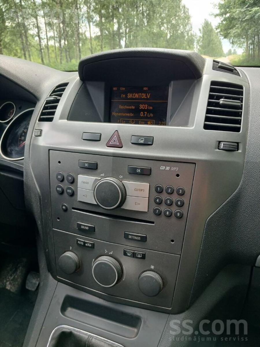 Pelēks Opel Zafira 2006 Jēkabpils, ar dzinēja tilpumu 1.90 L un nobraukumu 244 tūkst. km par 1400 €, foto 5 vietnē AUTOMOTO.COM.LV