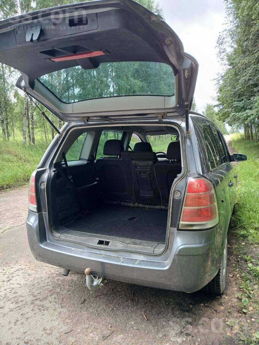 Pelēks Opel Zafira 2006 Jēkabpils, ar dzinēja tilpumu 1.90 L un nobraukumu 244 tūkst. km par 1400 €, foto 6 vietnē AUTOMOTO.COM.LV