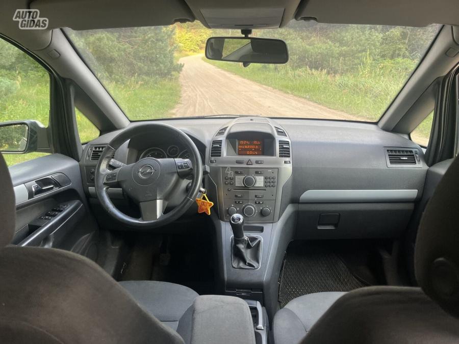Grey Opel Zafira 2006 in Ignalina, with an engine capacity of 1.90 L and mileage of 335 thousand km for 950 €, photo 10 on AUTOMOTO.COM.LV