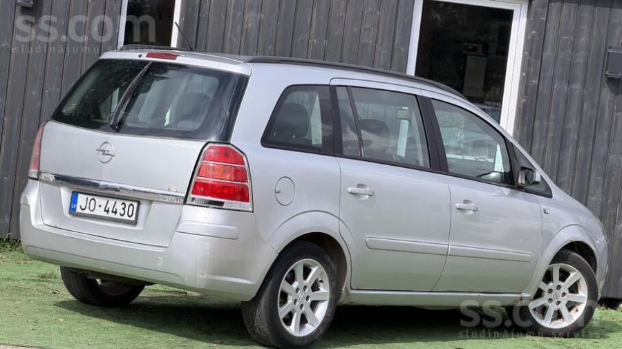Grey Opel Zafira 2006 in Riga, with an engine capacity of 2.00 L and mileage of 327 thousand km for 1450 €, photo 6 on AUTOMOTO.COM.LV