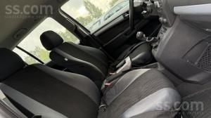 Grey Opel Zafira 2006 in Riga, with an engine capacity of 2.00 L and mileage of 327 thousand km for 1450 €, photo 10 on AUTOMOTO.COM.LV