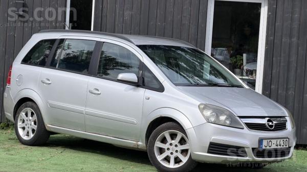 Grey Opel Zafira 2006 in Riga, with an engine capacity of 2.00 L and mileage of 327 thousand km for 1450 €, photo 2 on AUTOMOTO.COM.LV
