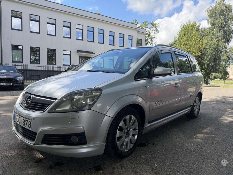 Pelēks Opel Zafira 2006 Kauņa, ar dzinēja tilpumu 1.91 L un nobraukumu 260 tūkst. km par 1850 €, foto 3 vietnē AUTOMOTO.COM.LV