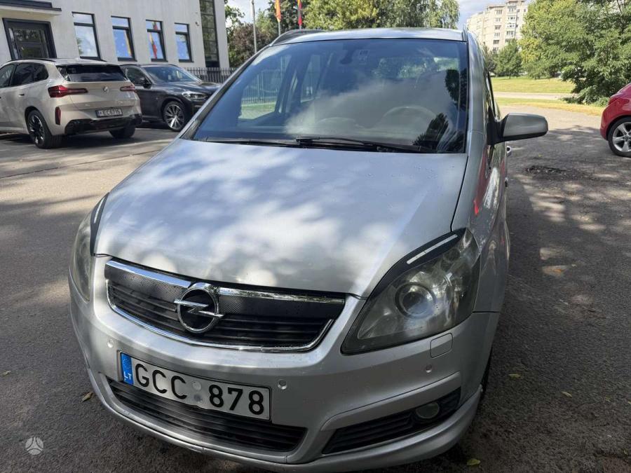 Pelēks Opel Zafira 2006 Kauņa, ar dzinēja tilpumu 1.91 L un nobraukumu 260 tūkst. km par 1850 €, foto 4 vietnē AUTOMOTO.COM.LV