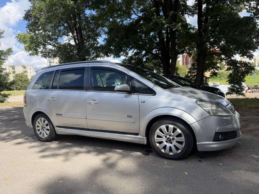 Pelēks Opel Zafira 2006 Kauņa, ar dzinēja tilpumu 1.91 L un nobraukumu 260 tūkst. km par 1850 €, foto 6 vietnē AUTOMOTO.COM.LV