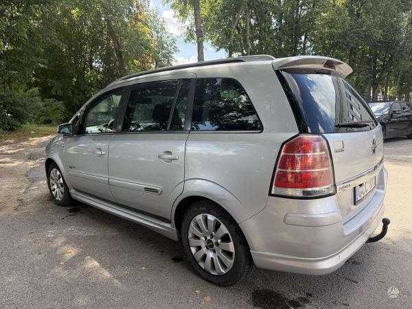 Grey Opel Zafira 2006 in Kaunas, with an engine capacity of 1.91 L and mileage of 260 thousand km for 1850 €, photo 7 on AUTOMOTO.COM.LV