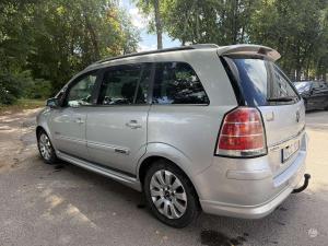 Pelēks Opel Zafira 2006 Kauņa, ar dzinēja tilpumu 1.91 L un nobraukumu 260 tūkst. km par 1850 €, foto 7 vietnē AUTOMOTO.COM.LV