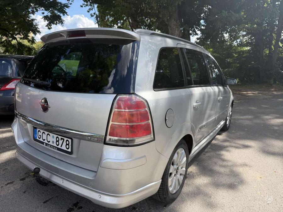 Pelēks Opel Zafira 2006 Kauņa, ar dzinēja tilpumu 1.91 L un nobraukumu 260 tūkst. km par 1850 €, foto 8 vietnē AUTOMOTO.COM.LV