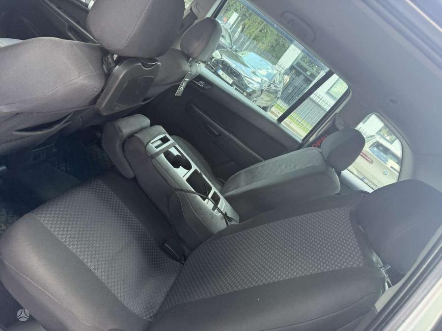 Pelēks Opel Zafira 2006 Kauņa, ar dzinēja tilpumu 1.91 L un nobraukumu 260 tūkst. km par 1850 €, foto 12 vietnē AUTOMOTO.COM.LV