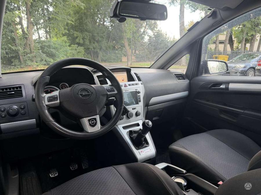 Pelēks Opel Zafira 2006 Kauņa, ar dzinēja tilpumu 1.91 L un nobraukumu 260 tūkst. km par 1850 €, foto 14 vietnē AUTOMOTO.COM.LV