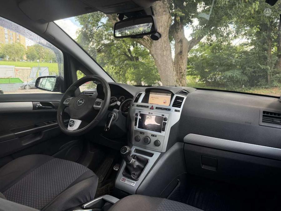 Pelēks Opel Zafira 2006 Kauņa, ar dzinēja tilpumu 1.91 L un nobraukumu 260 tūkst. km par 1850 €, foto 15 vietnē AUTOMOTO.COM.LV
