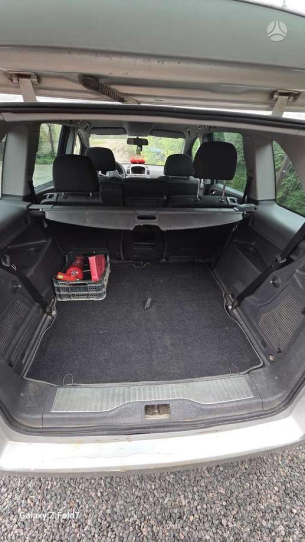 Grey Opel Zafira 2006 in Siauliai, with an engine capacity of 1.91 L and mileage of 338 thousand km for 1200 €, photo 5 on AUTOMOTO.COM.LV