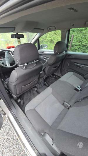 Pelēks Opel Zafira 2006 Šauļi, ar dzinēja tilpumu 1.91 L un nobraukumu 338 tūkst. km par 1200 €, foto 6 vietnē AUTOMOTO.COM.LV