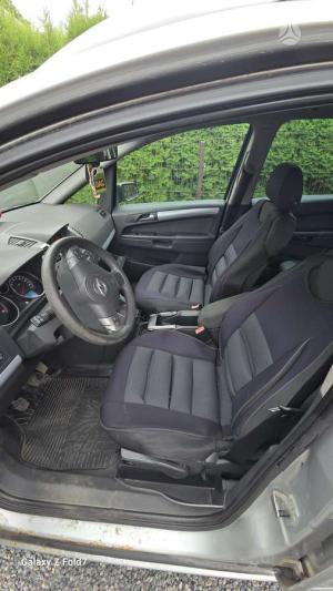 Pelēks Opel Zafira 2006 Šauļi, ar dzinēja tilpumu 1.91 L un nobraukumu 338 tūkst. km par 1200 €, foto 9 vietnē AUTOMOTO.COM.LV